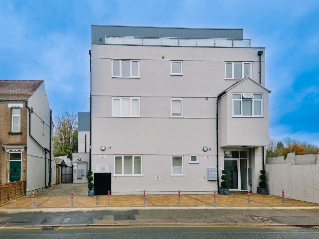 Kingston Road, Raynes Park SW20, Studio to rent, £1,200 pcm | PrimeLocation