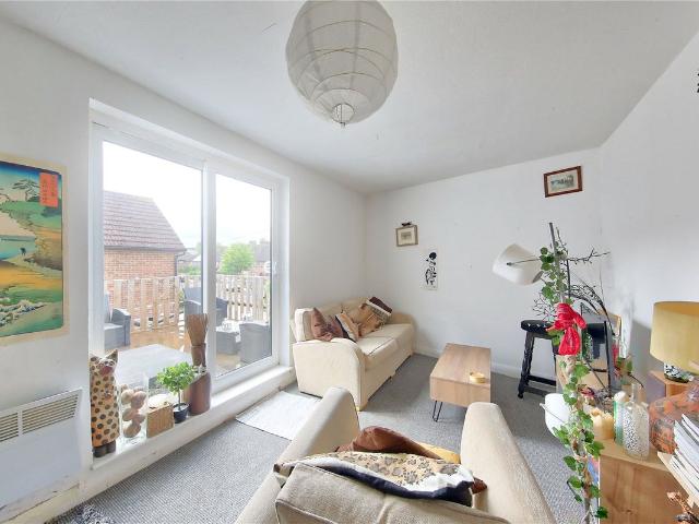 Kingston Road SW20, 3 bed flat to rent, £2,450 pcm | PrimeLocation