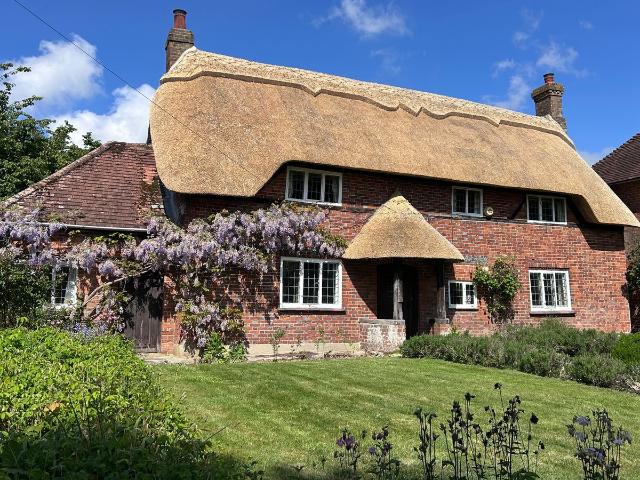 Kingston Road, Shalbourne SN8, 2 bed cottage to rent, £8,450 pcm | PrimeLocation