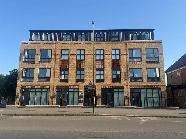Kingston Road, South Wimbledon SW19 2 bed flat to rent £2,150 pcm £496 pw