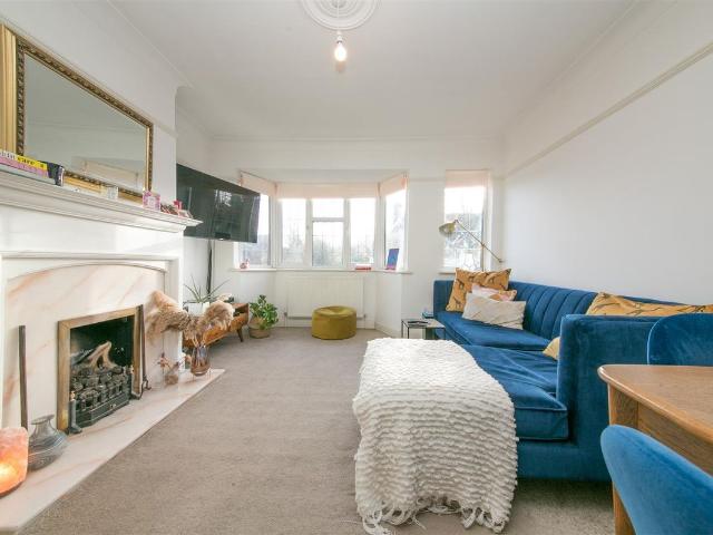 Kingston Road, Wimbledon, London SW19, 2 bed flat to rent, £2,000 pcm | PrimeLocation