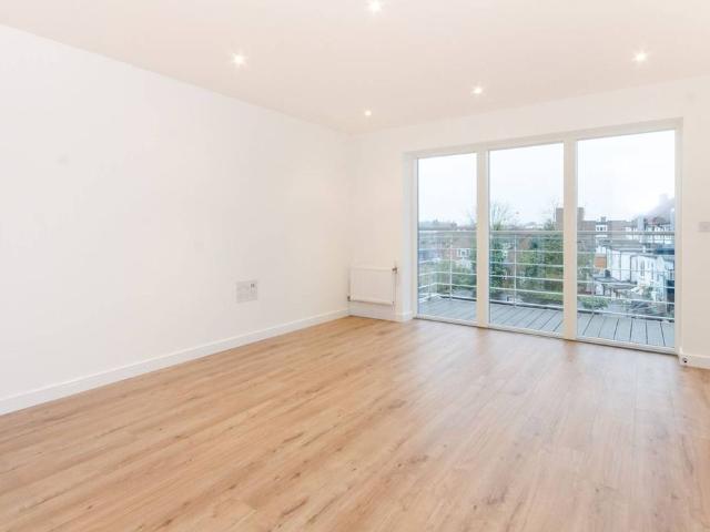 Kingston Road, Wimbledon, London SW20, 1 bed flat to rent, £2,000 pcm | PrimeLocation