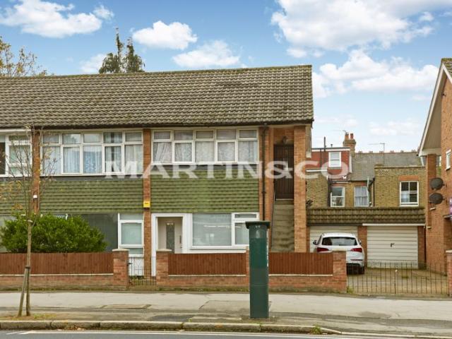 Kingston Road, Wimbledon SW19, 2 bed flat to rent, £2,000 pcm | PrimeLocation