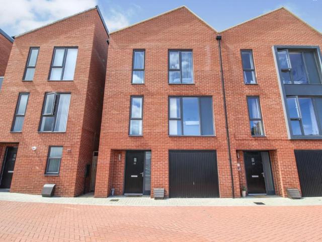Kingsway Boulevard, Derby, DE22 3 bed property to rent £1,550 pcm £358 pw