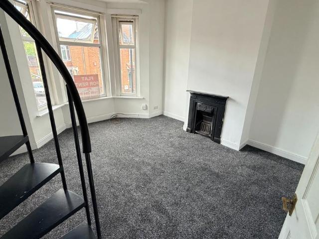 Kingsway, Coventry CV2, 2 bed flat to rent, £875 pcm | PrimeLocation