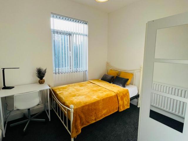 Kingsway, Coventry CV2, Room to rent, £410 pcm | PrimeLocation