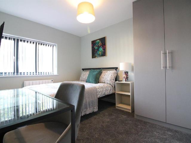 Kingsway, Hayes UB3, Room to rent, £850 pcm | PrimeLocation