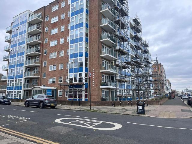 Kingsway, Hove BN3, 3 bed flat to rent, £1,750 pcm | PrimeLocation