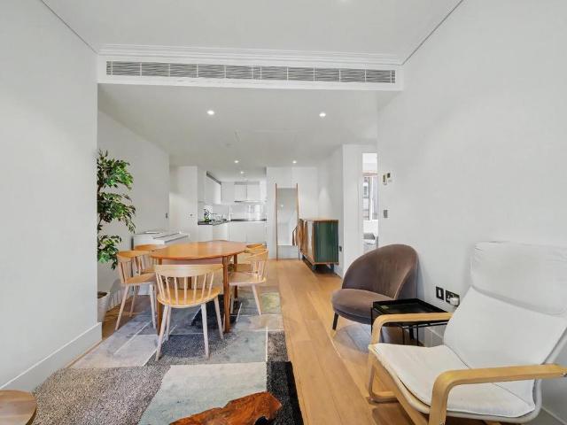Kingsway, London 2 bed apartment to rent £4,983 pcm £1,150 pw