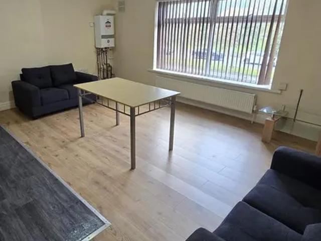Kingsway, Manchester, M19 2ND, United Kingdom | 2 bed apartment for rent #134396211 | Rentberry