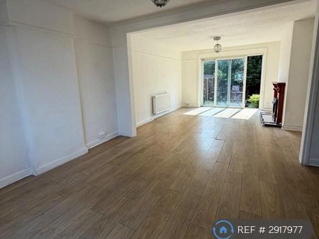 Kingsway, Manchester, M19 3 bed semi detached house to rent £1,550 pcm £358 pw