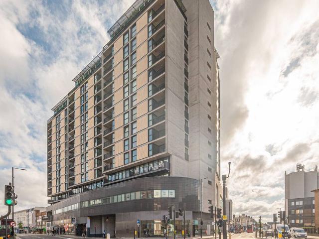 Kingsway N12, North Finchley, London, 2 bed flat to rent, £1,999 pcm | PrimeLocation