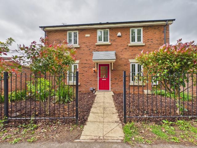 Kingsway, Quedgeley, Gloucester GL2, 4 bed terraced house to rent, £1,700 pcm | PrimeLocation