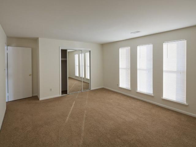 Kingswick Apartments LP 2 Bedroom Apartment for Rent at 968 Kings Hwy, West Deptford, NJ 08086