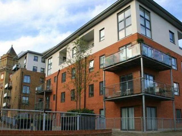 Kingswood Court, Hither Green, 2 Bedroom Apartment