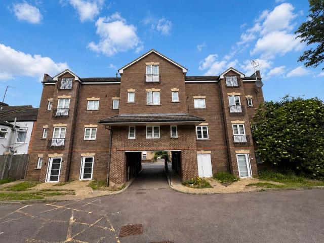 Kingswood Court, Luton LU1, 1 bed flat to rent, £875 pcm | PrimeLocation