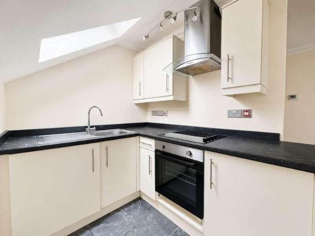 Kingswood Court, Luton, LU1