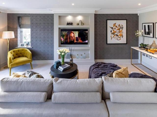 Kingswood, Ascot, Berkshire SL5 2 bed flat to rent £3,950 pcm £912 pw