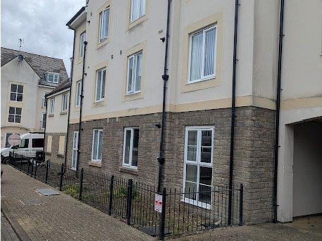 Kingswood, Bristol BS15, 2 bed flat to rent, £1,300 pcm | PrimeLocation