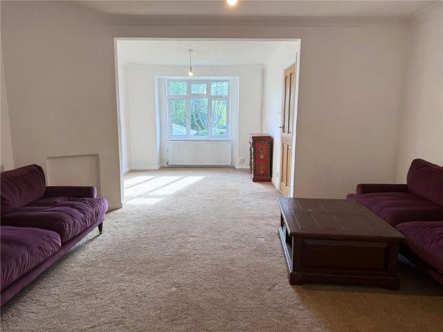 Kingswood Road, Tadworth, Surrey, KT20 5EE