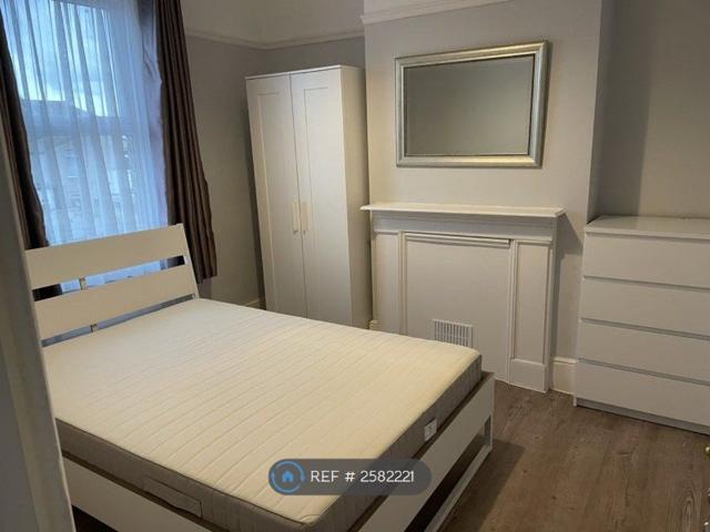Kingswood Road, Goodmayes IG3, Room to rent, £880 pcm | PrimeLocation