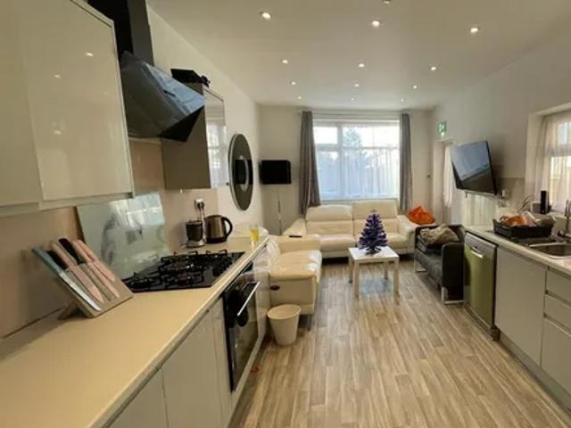 Kingswood Road, Manchester, M14 6SA, United Kingdom | 7 bed townhouse for rent #16539026 | Rentberry