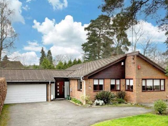 Kingswood Road, Penn, 4 Bedroom Bungalow