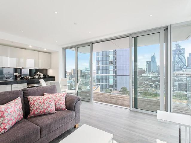 Kingwood House, 1 Chaucer Gardens. 1 bed flat to rent £3,358 pcm £775 pw