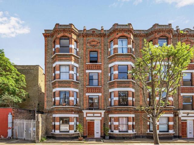 Kingwood Road, London, SW6 1 bed flat to rent £2,100 pcm £485 pw