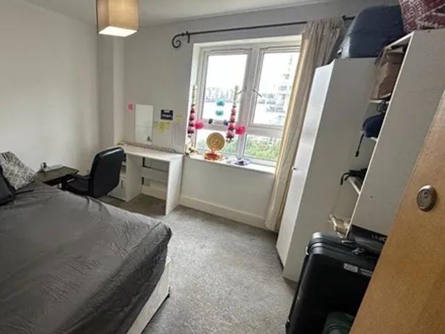 Kinkao Thai Restaurant, 8 42 St. Davids Square, London, E14 3WA, United Kingdom | Room for rent #166519839 | Rentberry