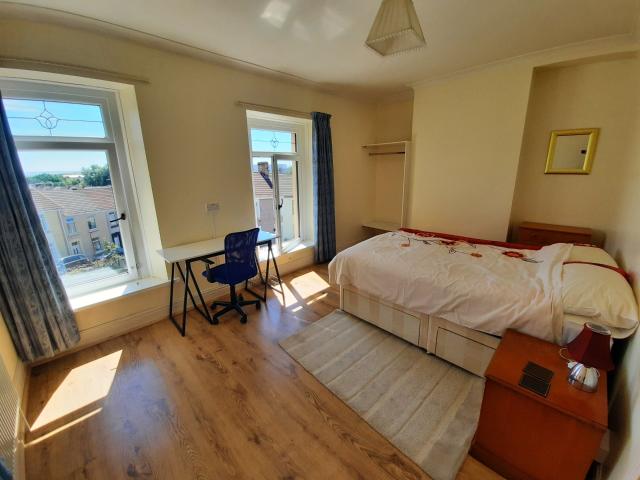 Kinley Street, St Thomas, Swansea SA1 8HE StudentDigz Ltd