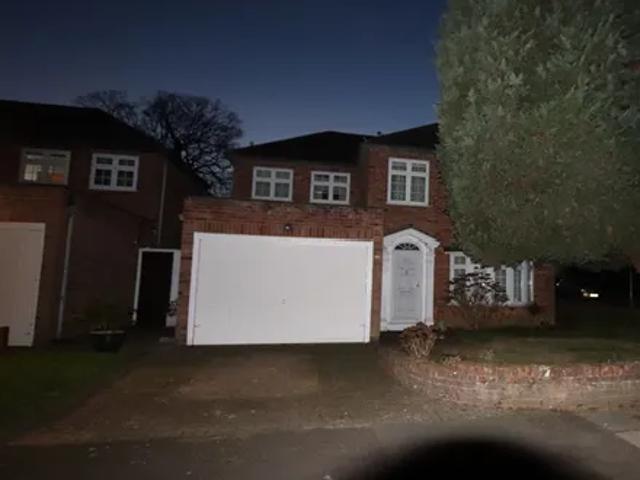 Kinnaird Avenue, London, BR1 4HB, United Kingdom | 1 bed house for rent #115840767 | Rentberry