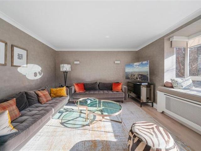 Kinnerton Street, Belgravia 3 bed flat to rent £8,000 pcm £1,846 pw