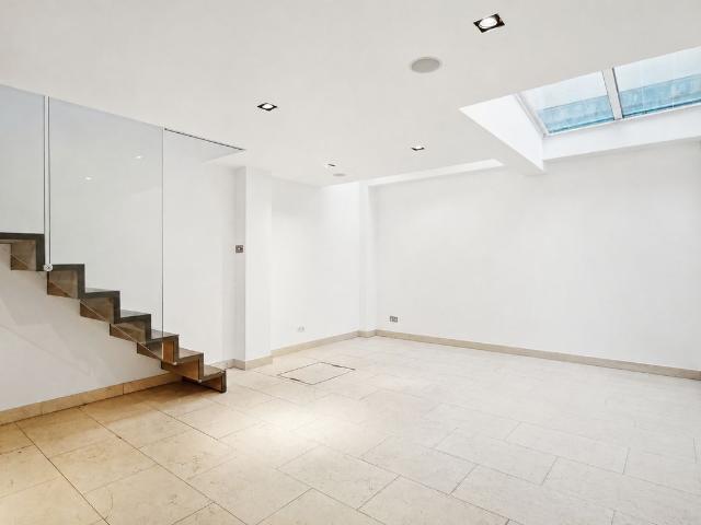 Kinnerton Place North, Knightsbridge SW1X, 1 bed terraced house to rent, £3,500 pcm | PrimeLocation