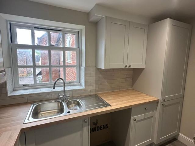 Kinnings Row, Tonbridge TN9, 2 bed flat to rent, £1,450 pcm | PrimeLocation