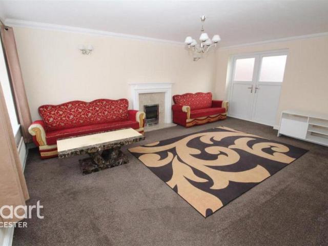 Kinross Avenue, Leicester 4 bed semi detached house to rent £1,395 pcm £322 pw