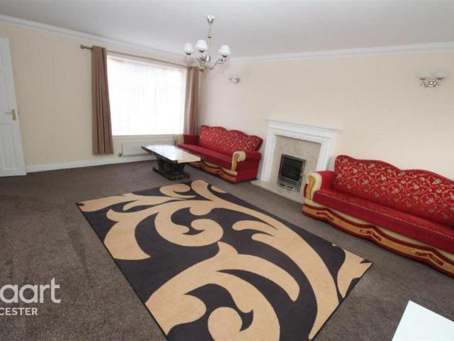 Kinross Avenue, Leicester 4 bed semi detached house to rent £1,395 pcm £322 pw