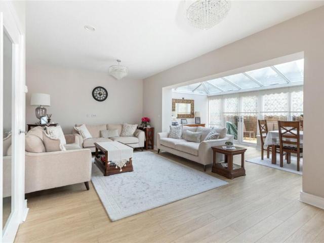 Kinsale Close, Barnet, London, NW7 5 bed terraced house to rent £3,995 pcm £922 pw