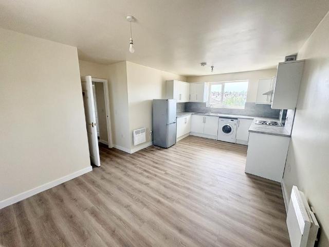 Kinsey Road, Smethwick, B66 2 bed apartment to rent £1,000 pcm £231 pw