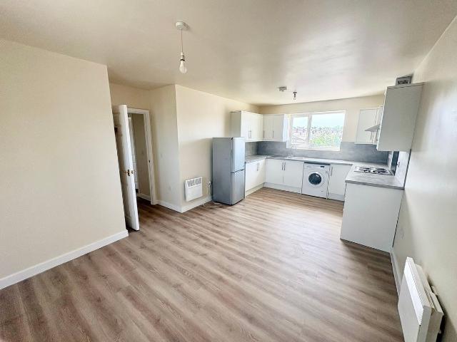 Kinsey Road, Smethwick B66, 2 bed flat to rent, £1,000 pcm | PrimeLocation
