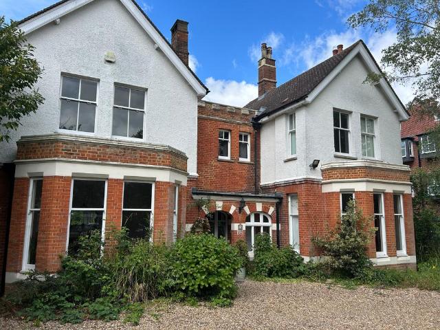 Kidbrooke Grove 6 bed detached house to rent £6,300 pcm £1,454 pw