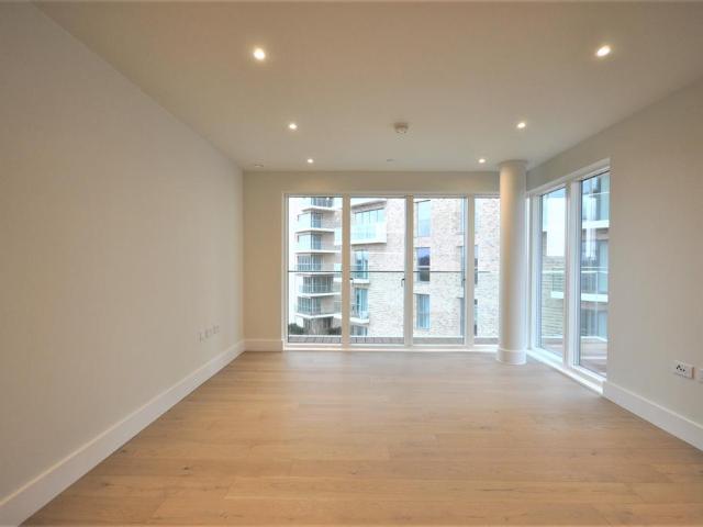 Kidbrooke Park Road, Kidbrooke. 1 bed apartment to rent £1,900 pcm £438 pw