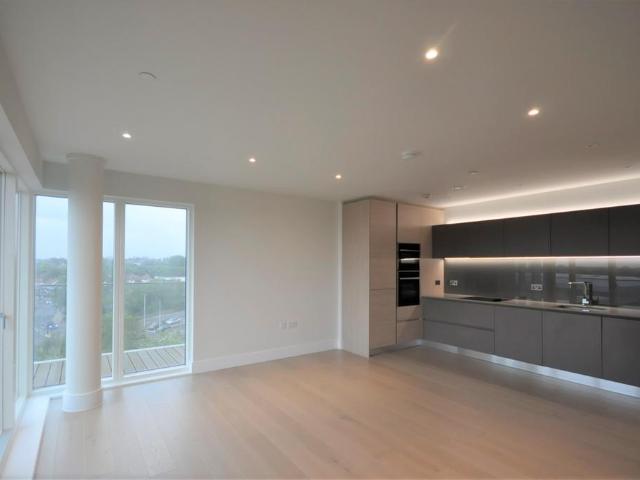 Kidbrooke Park Road, Kidbrooke. 2 bed apartment to rent £2,500 pcm £577 pw