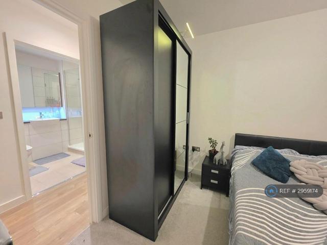 Kidbrooke Village, Kidbrooke Village. 1 bed in a house share to rent £1,080 pcm £249 pw