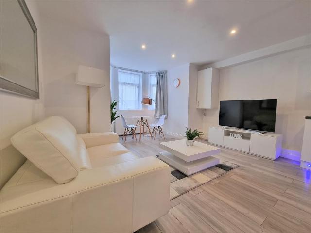 Kidderminster Road, Croydon CR0, 1 bed flat to rent, £1,400 pcm | PrimeLocation