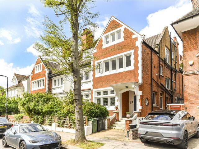 Kidderpore Gardens, London, NW3 3 bed apartment to rent £8,000 pcm £1,846 pw