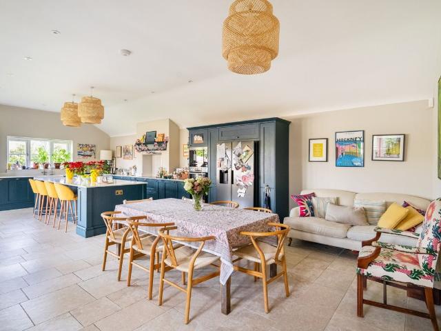 Kiddington, Woodstock, Oxfordshire OX20, 4 bed detached house to rent, £4,000 pcm | PrimeLocation