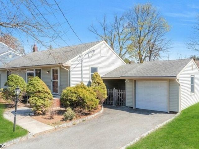 Kievit Rd, Wayne, Home For Sale