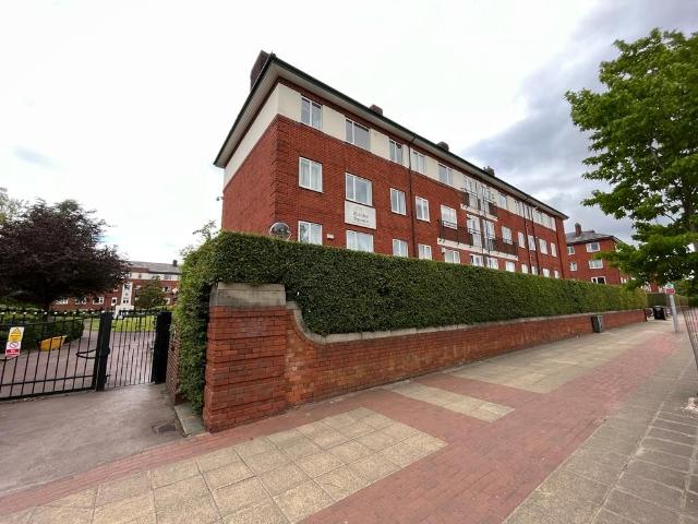 Kielder Square, Salford M5, 2 bed flat to rent, £1,100 pcm | PrimeLocation