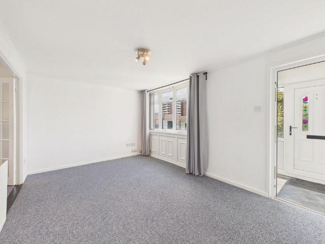 Kilburn Green, Harlow Green, NE9